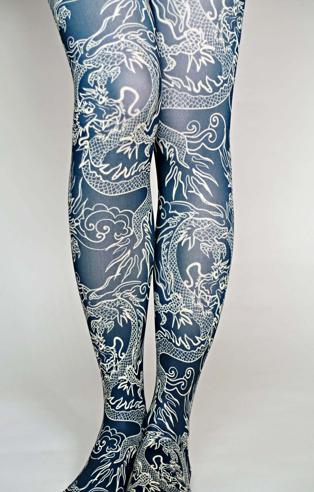 Dragon Tights – Tabbisocks